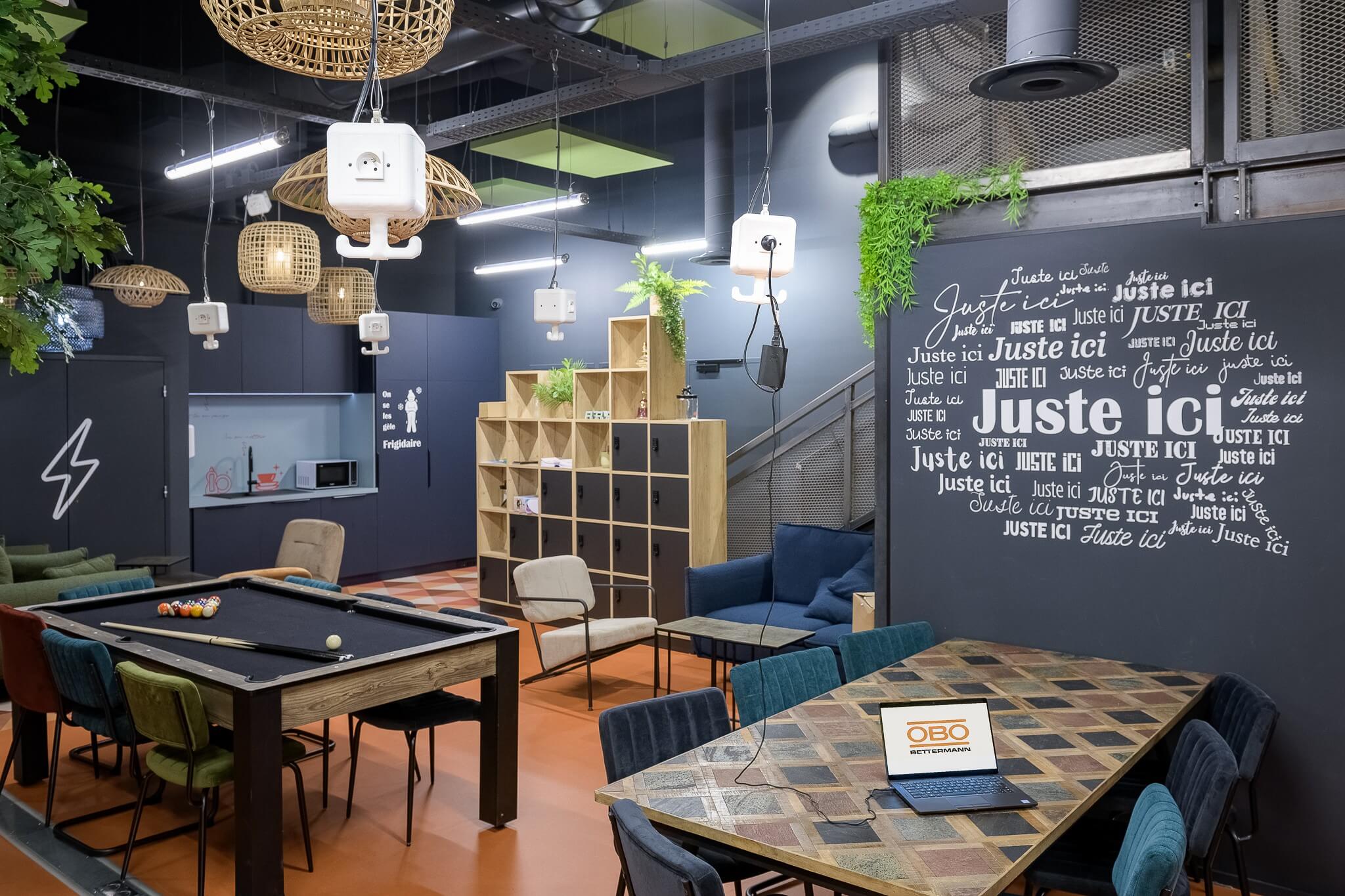 Mobile working made easy – the HoverCube from OBO makes everything flexible | OBO