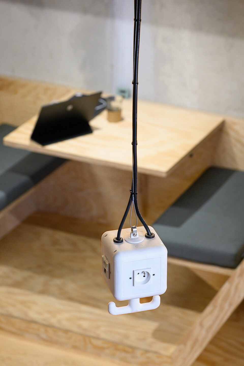 Mobile working made easy – the HoverCube from OBO makes everything flexible | OBO