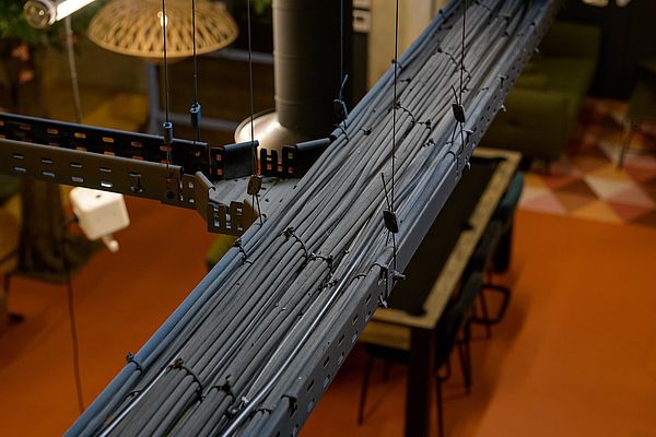 Mobile working made easy – the HoverCube from OBO makes everything flexible | OBO